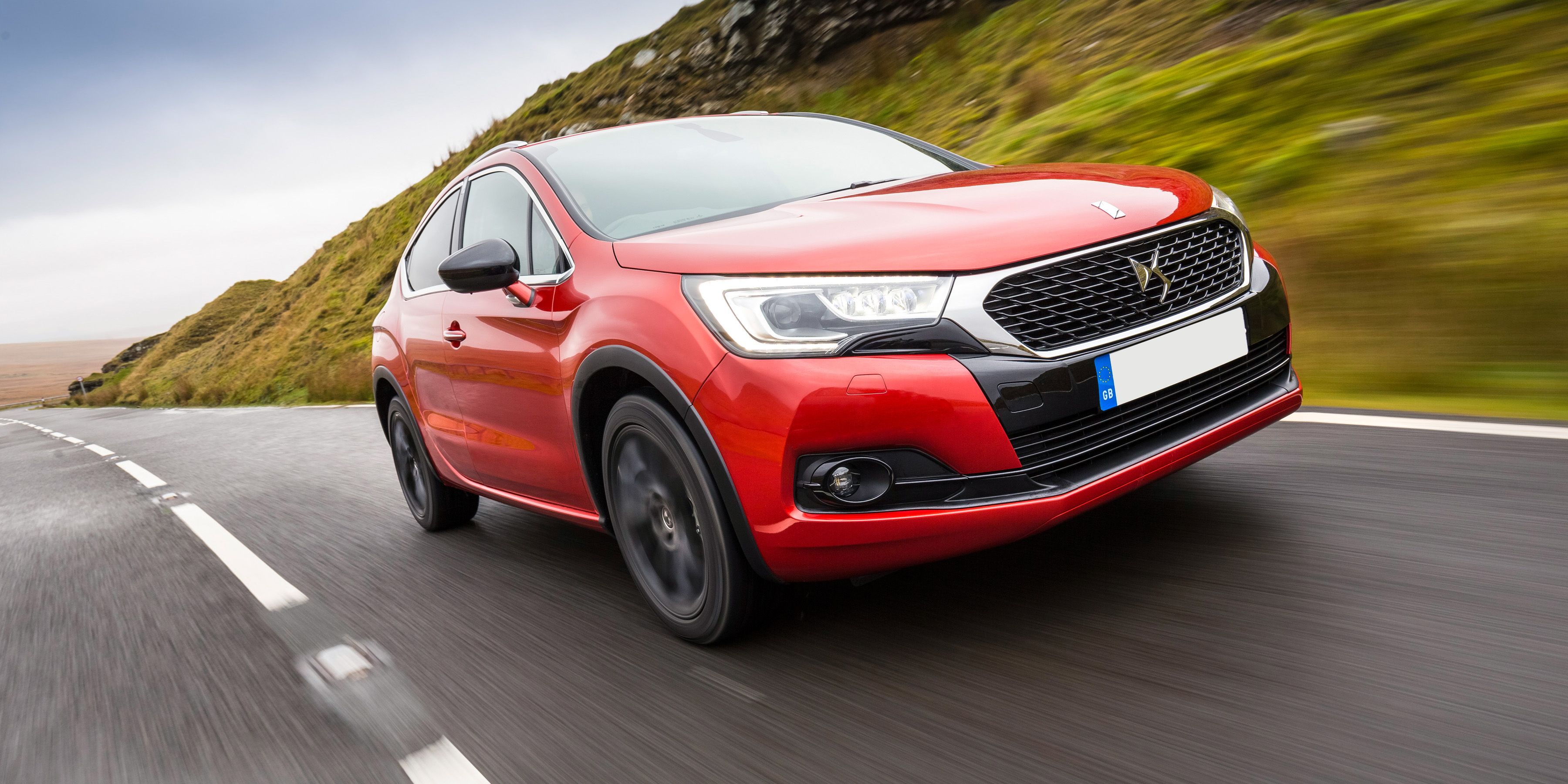 New DS 4 Crossback Review | carwow