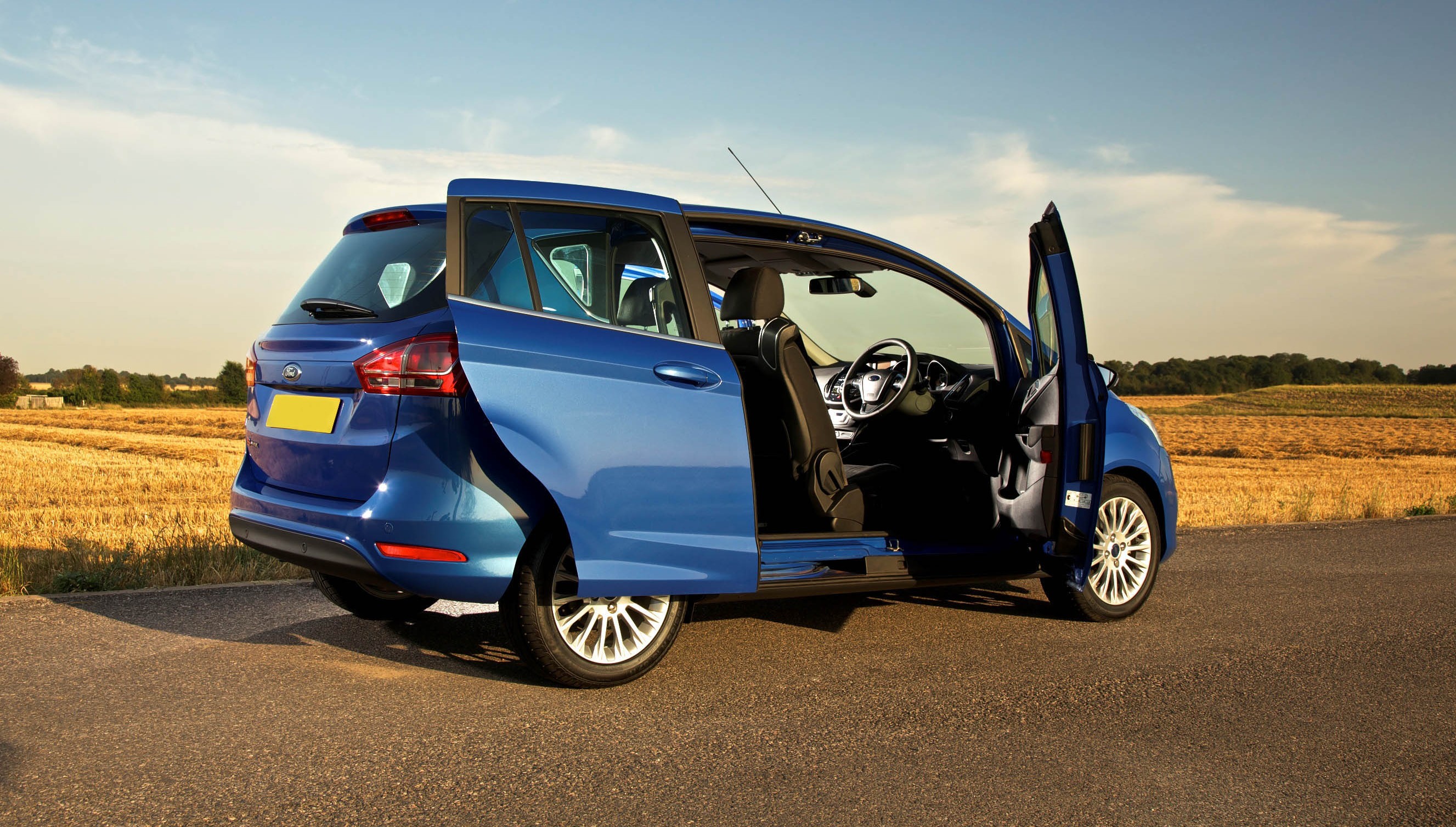 VW Sharan sizes and dimensions guide | carwow