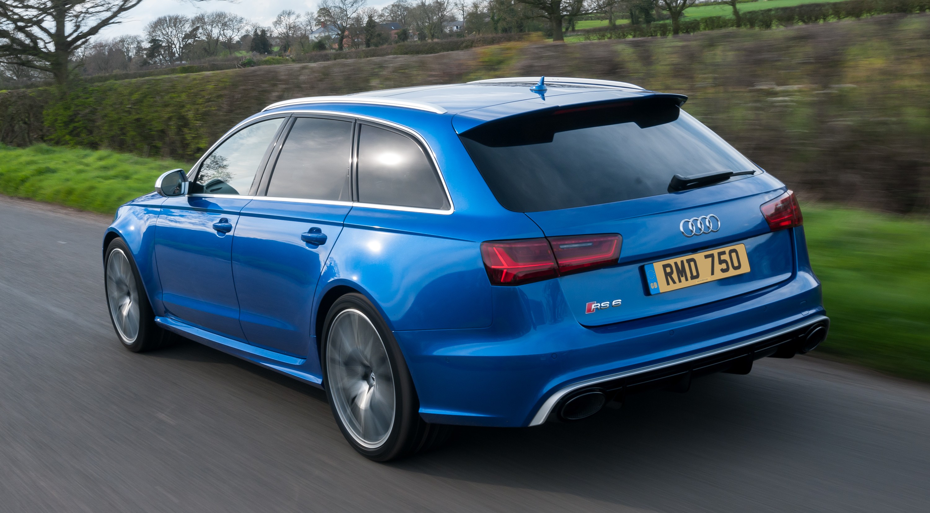 Audi RS6 Avant Review | carwow