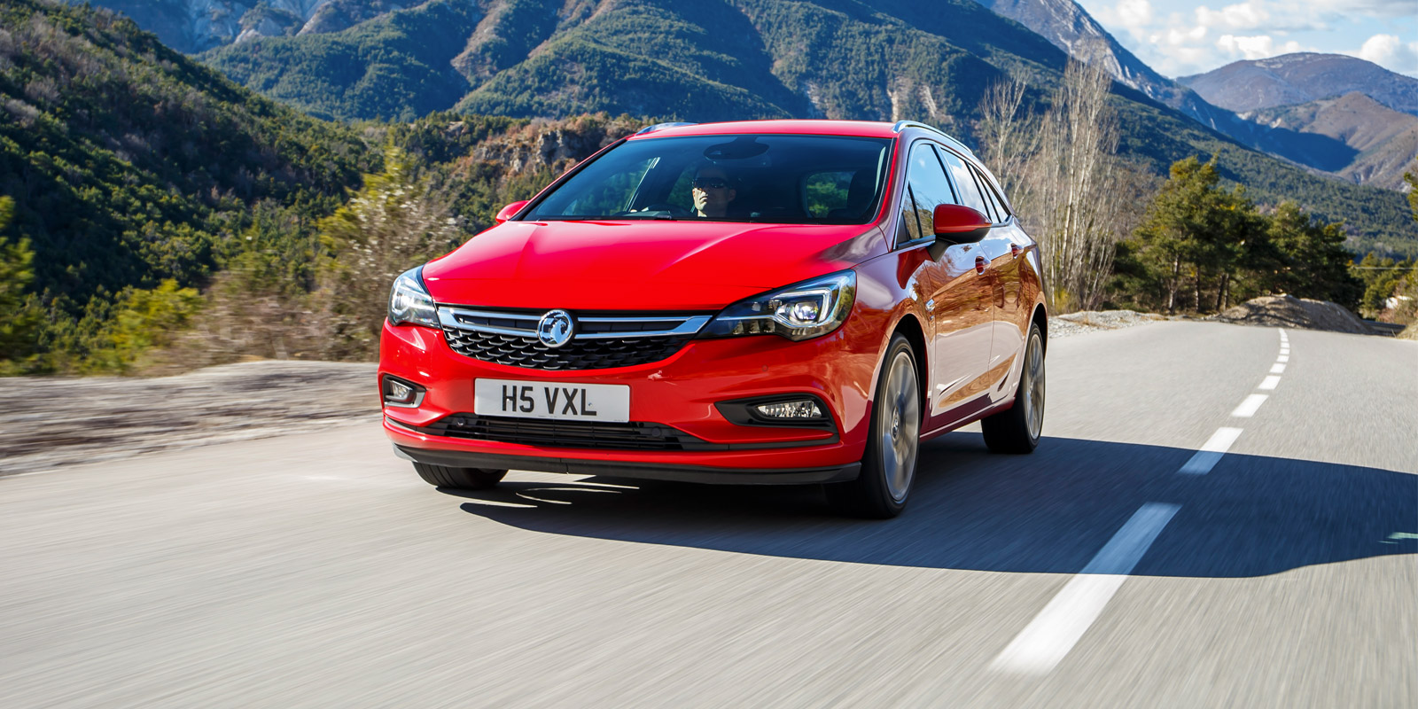 Vauxhall Astra vs Corsa side-by-side comparison | carwow