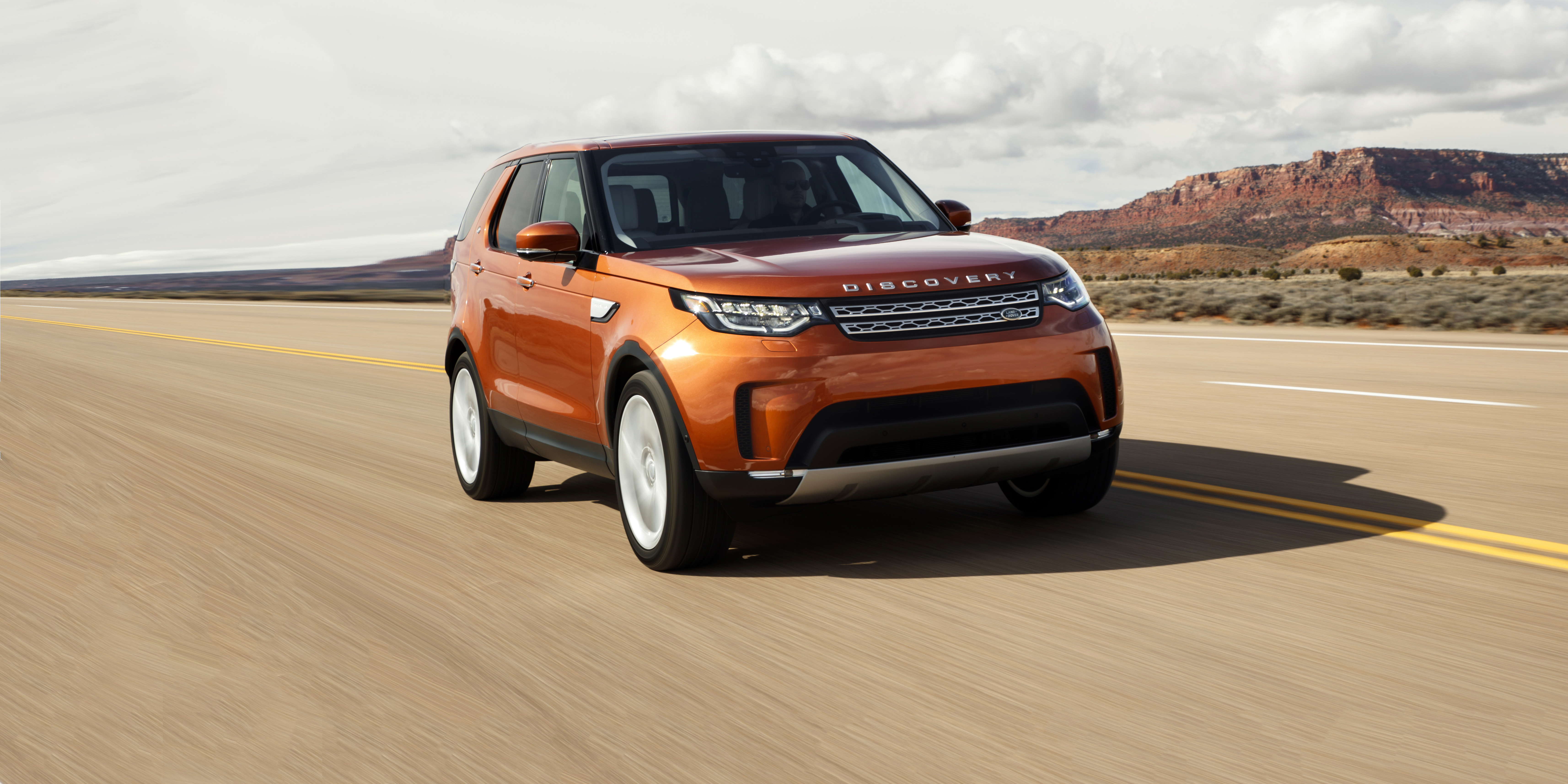 Land Rover Discovery Review | carwow