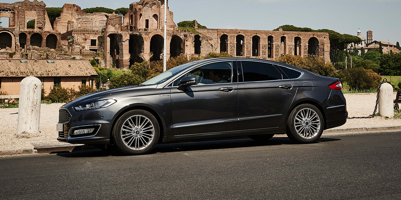 Ford Mondeo Vignale Review | carwow