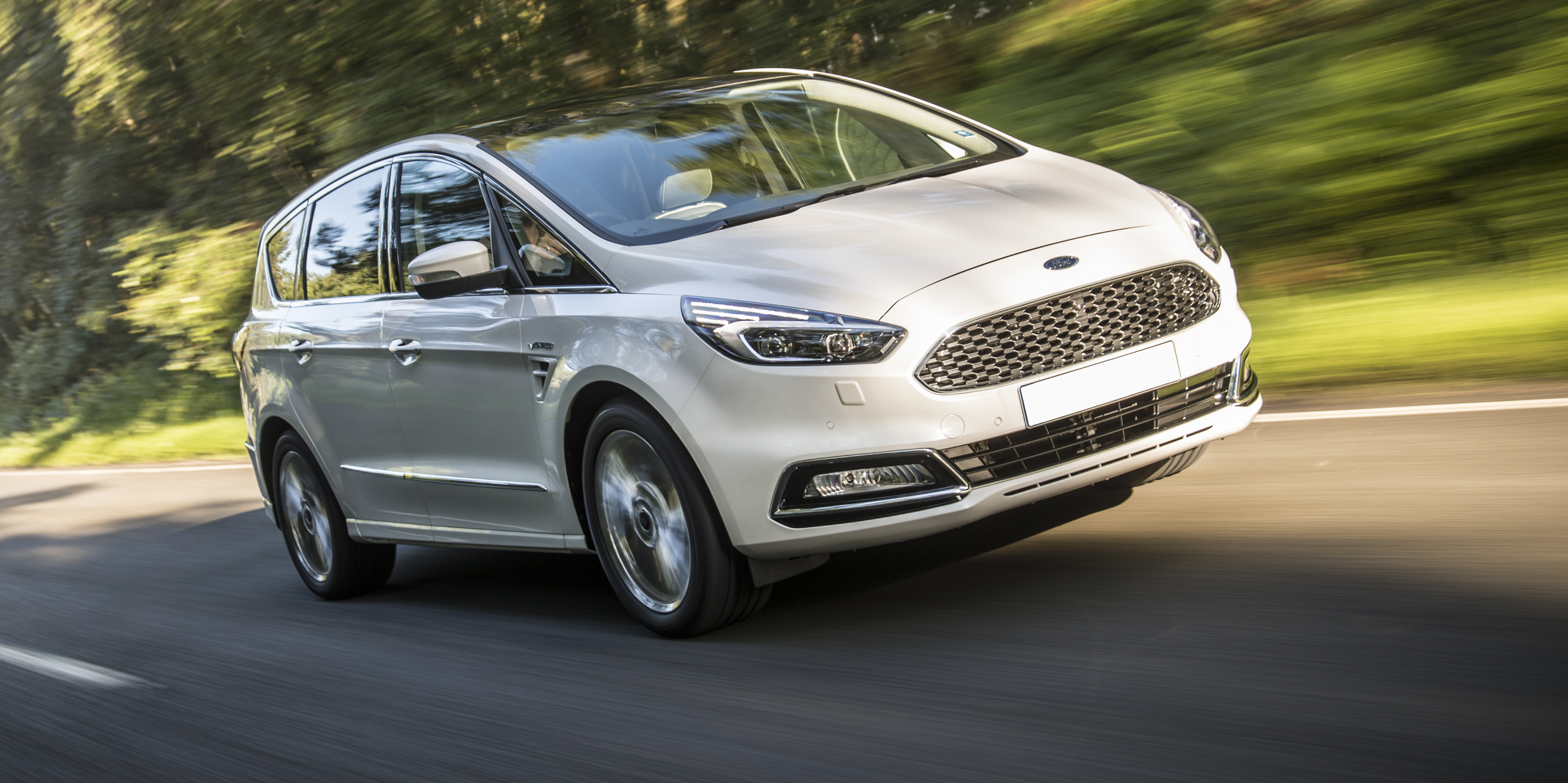 Ford S-Max Vignale Review | carwow