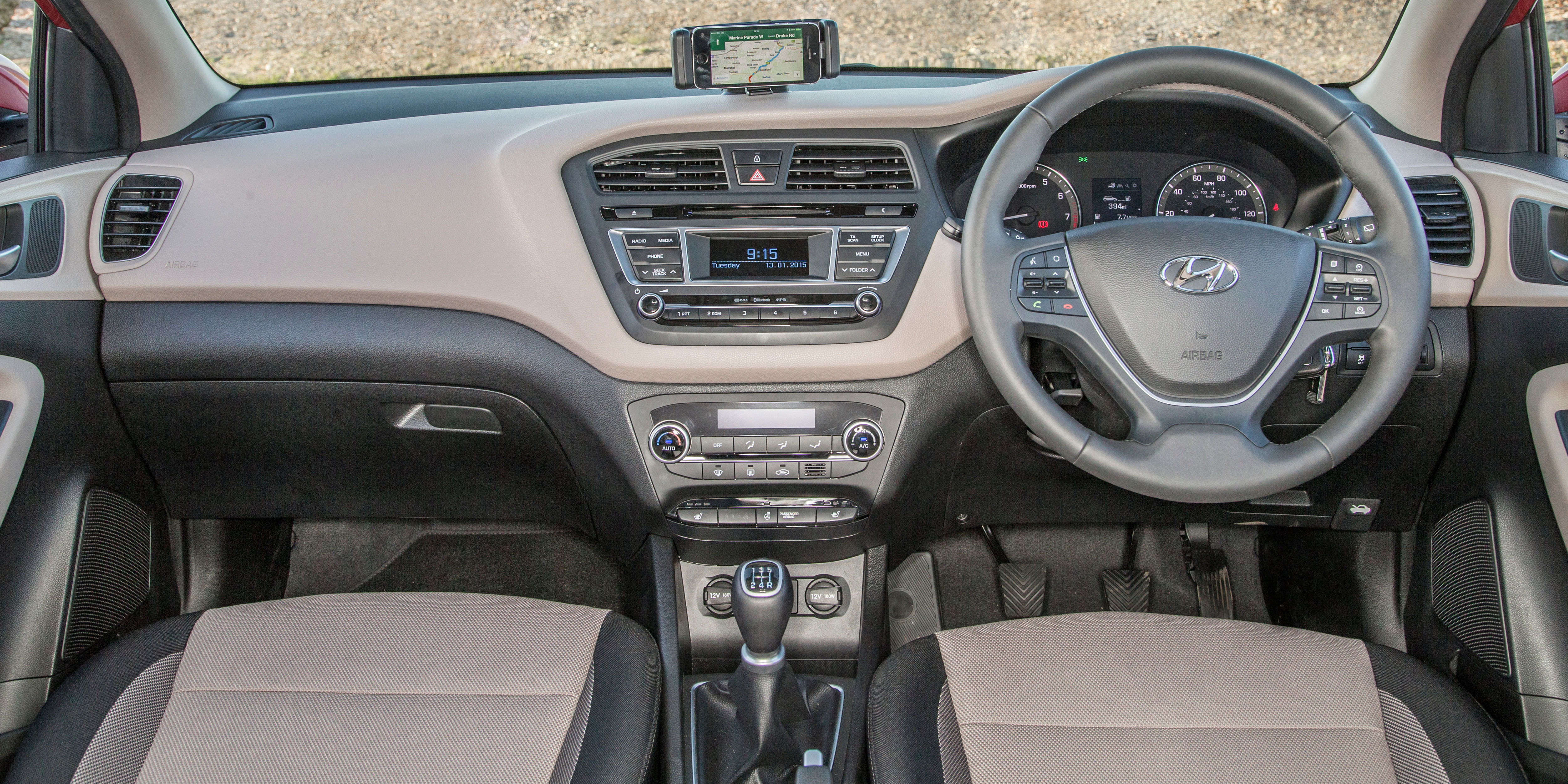 Hyundai i20 Review | carwow