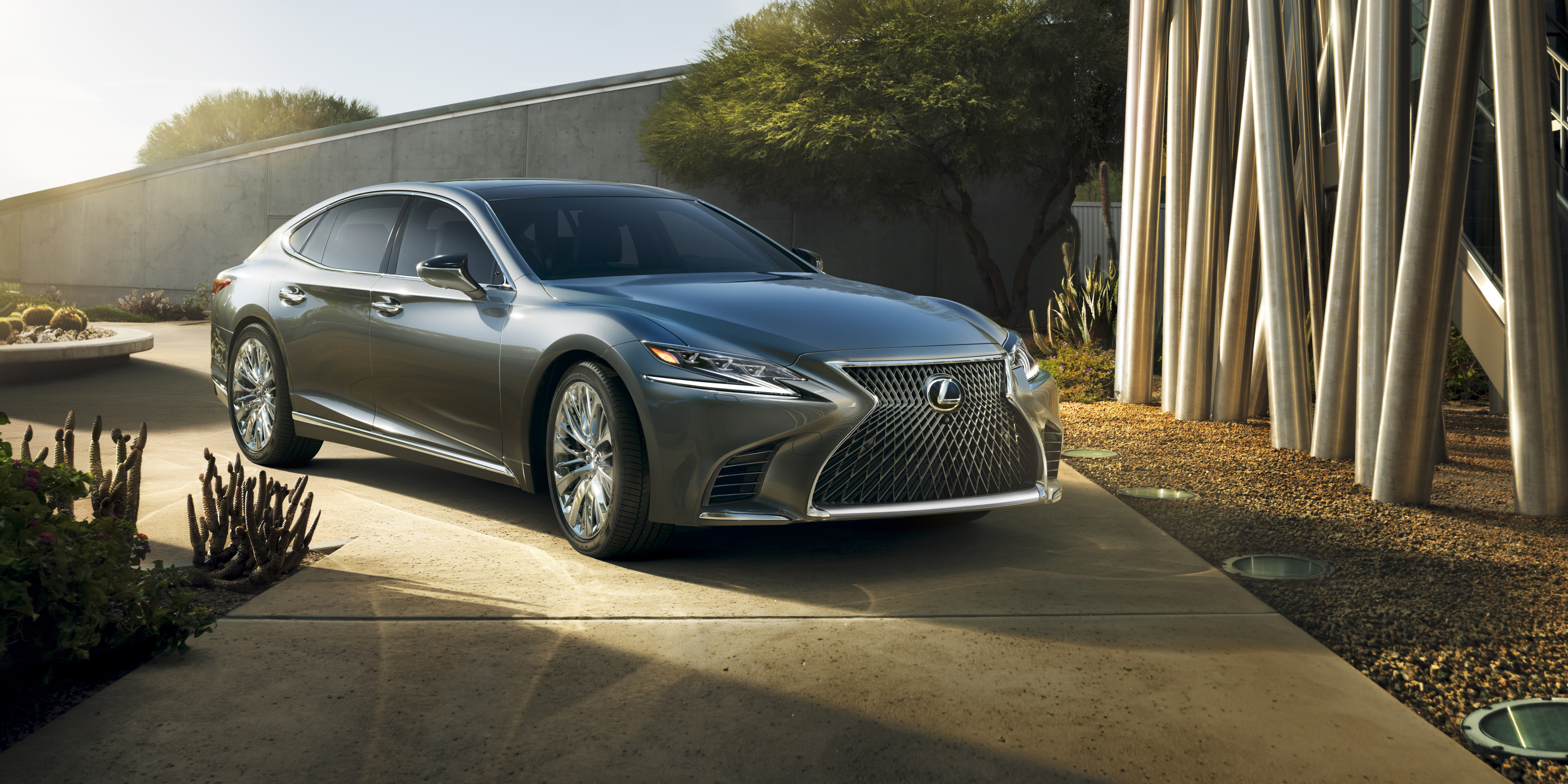 Lexus LS Review | carwow