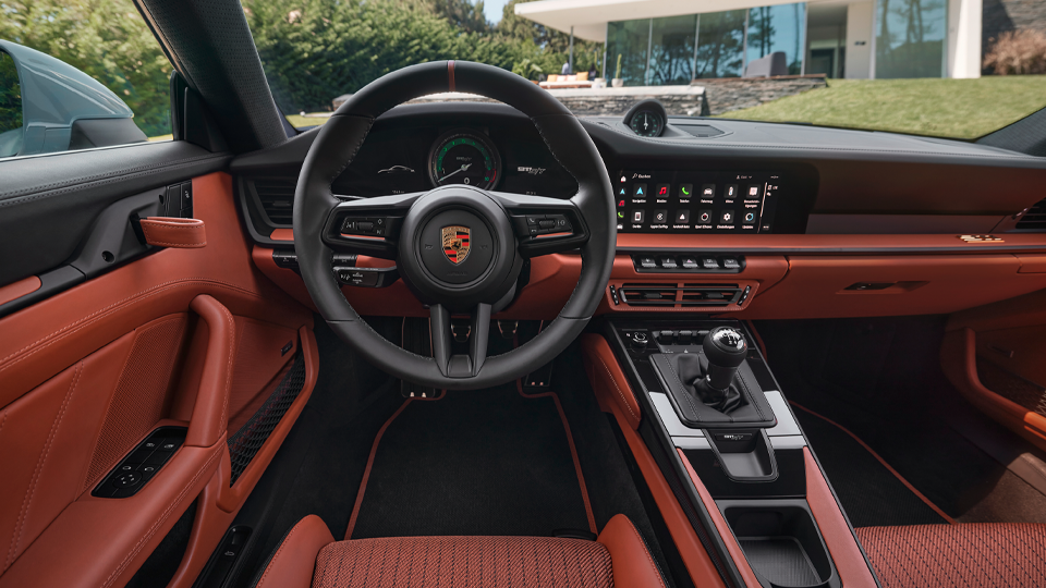 New Porsche 911 S/T revealed: price and specs | Carwow