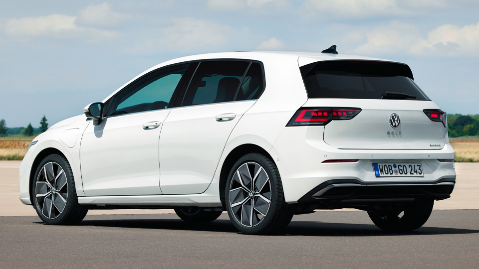 New Volkswagen Golf revealed: mid-life update for iconic hatchback | carwow