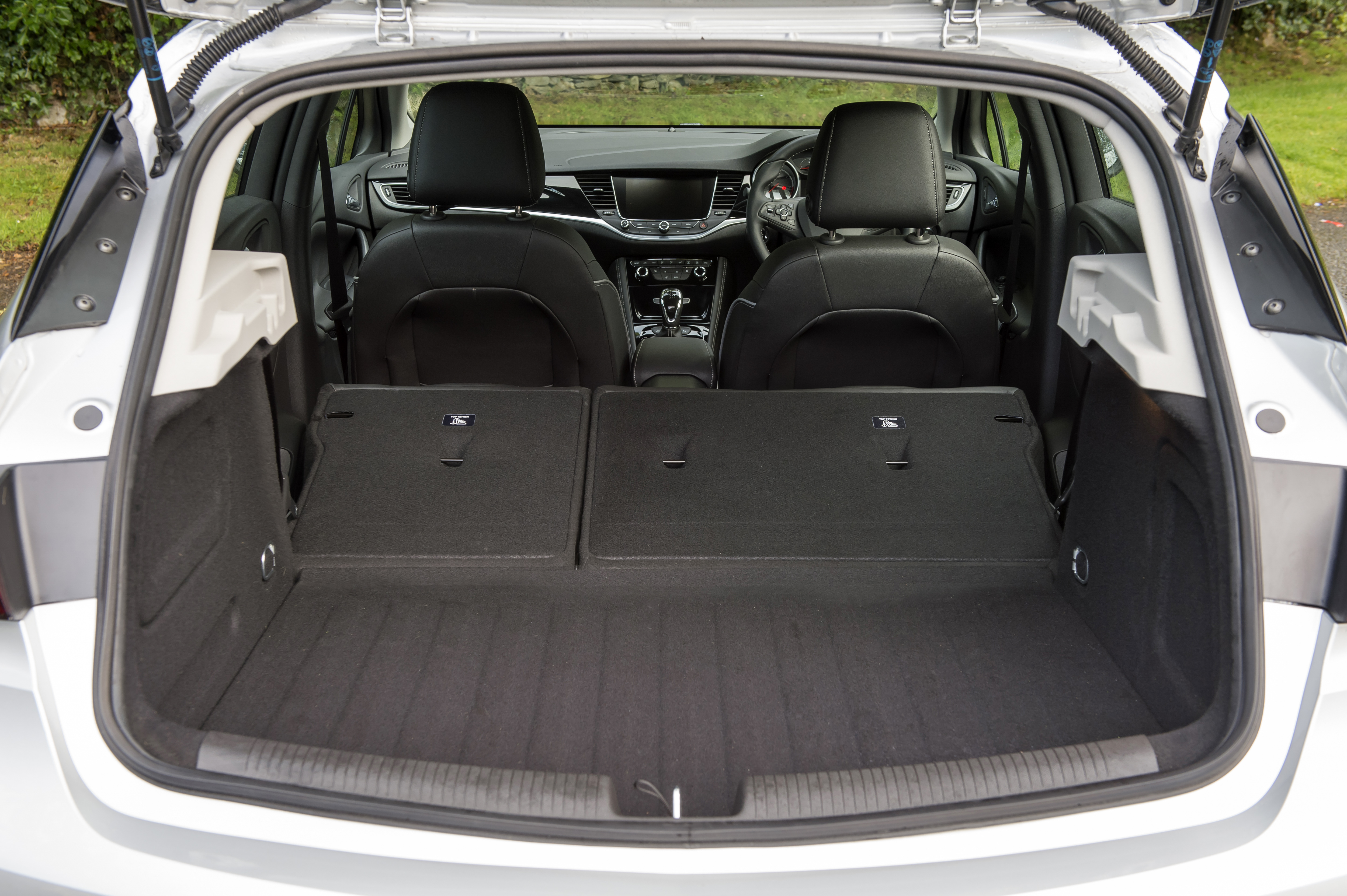 Vauxhall Astra Review | carwow