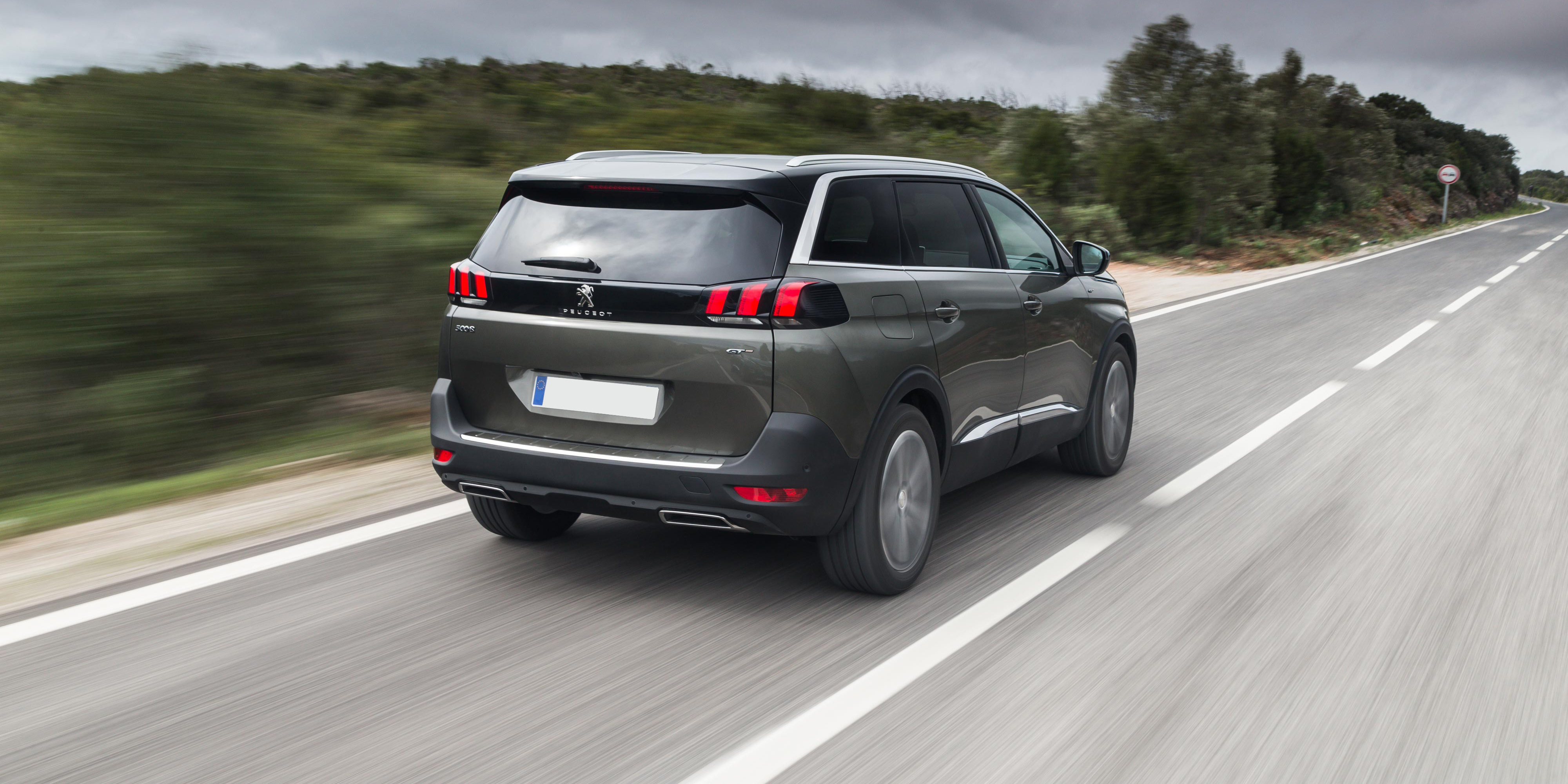 Peugeot 5008 2017 Review | carwow