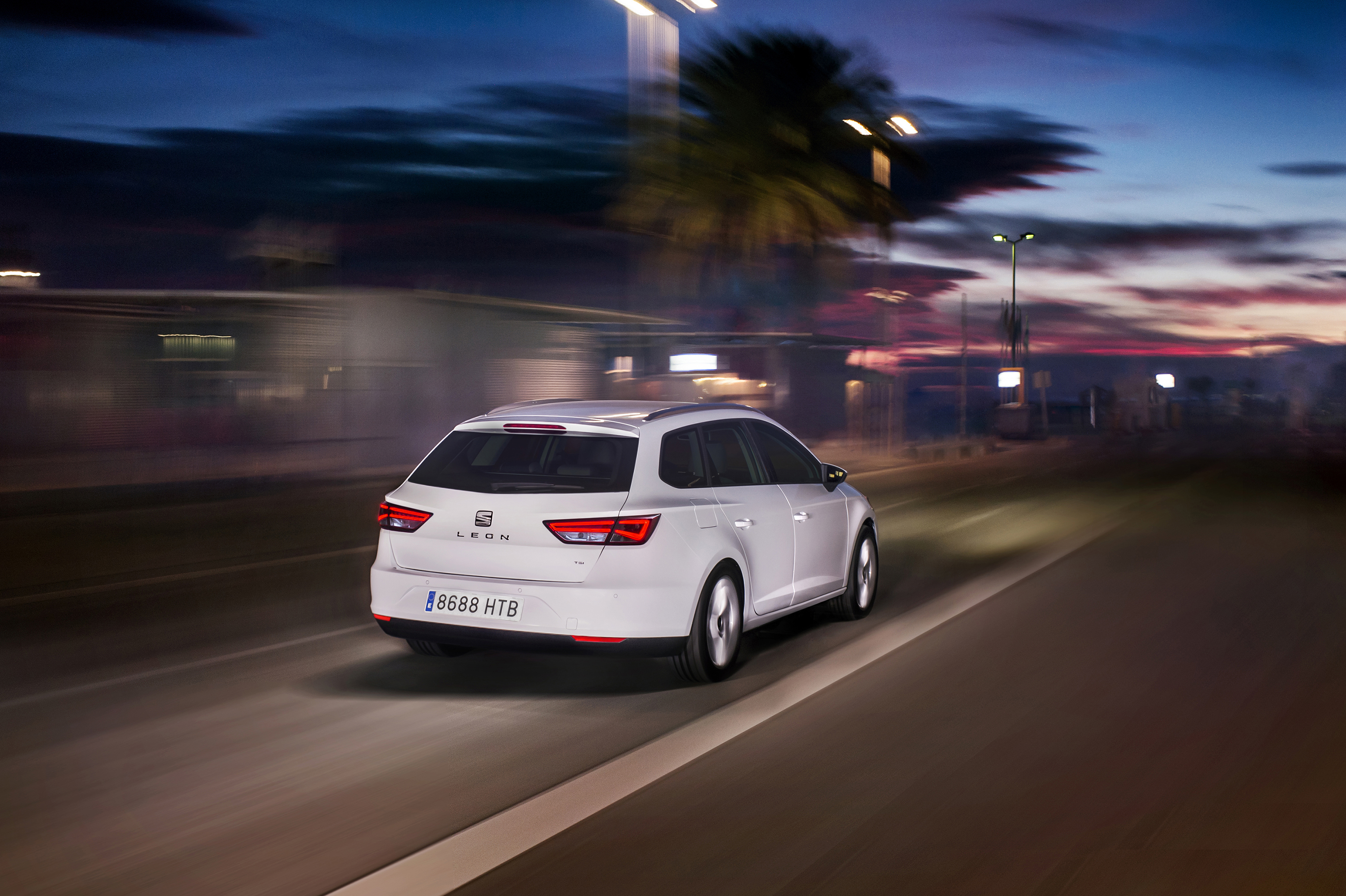 SEAT Leon ST Review | carwow