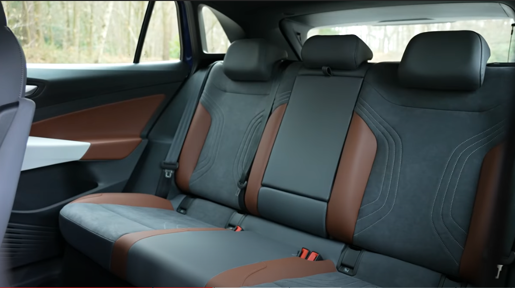 Volkswagen ID.4 Review 2022 | Drive, Specs & Pricing | carwow