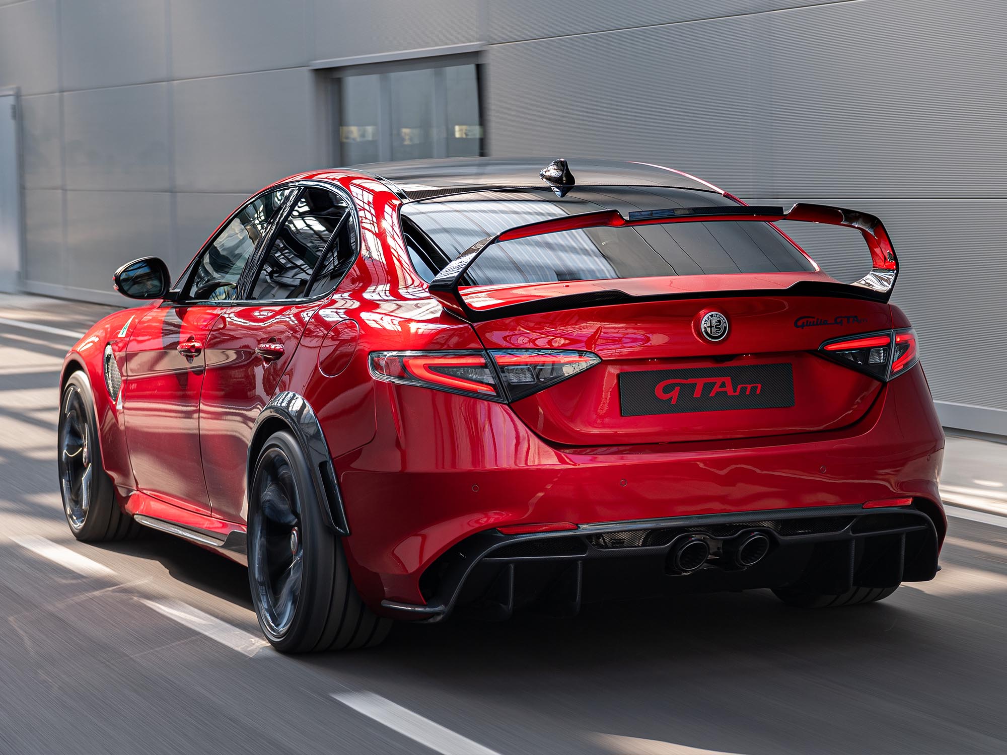 New Alfa Romeo Giulia Quadrifoglio GTA: UK prices confirmed | carwow