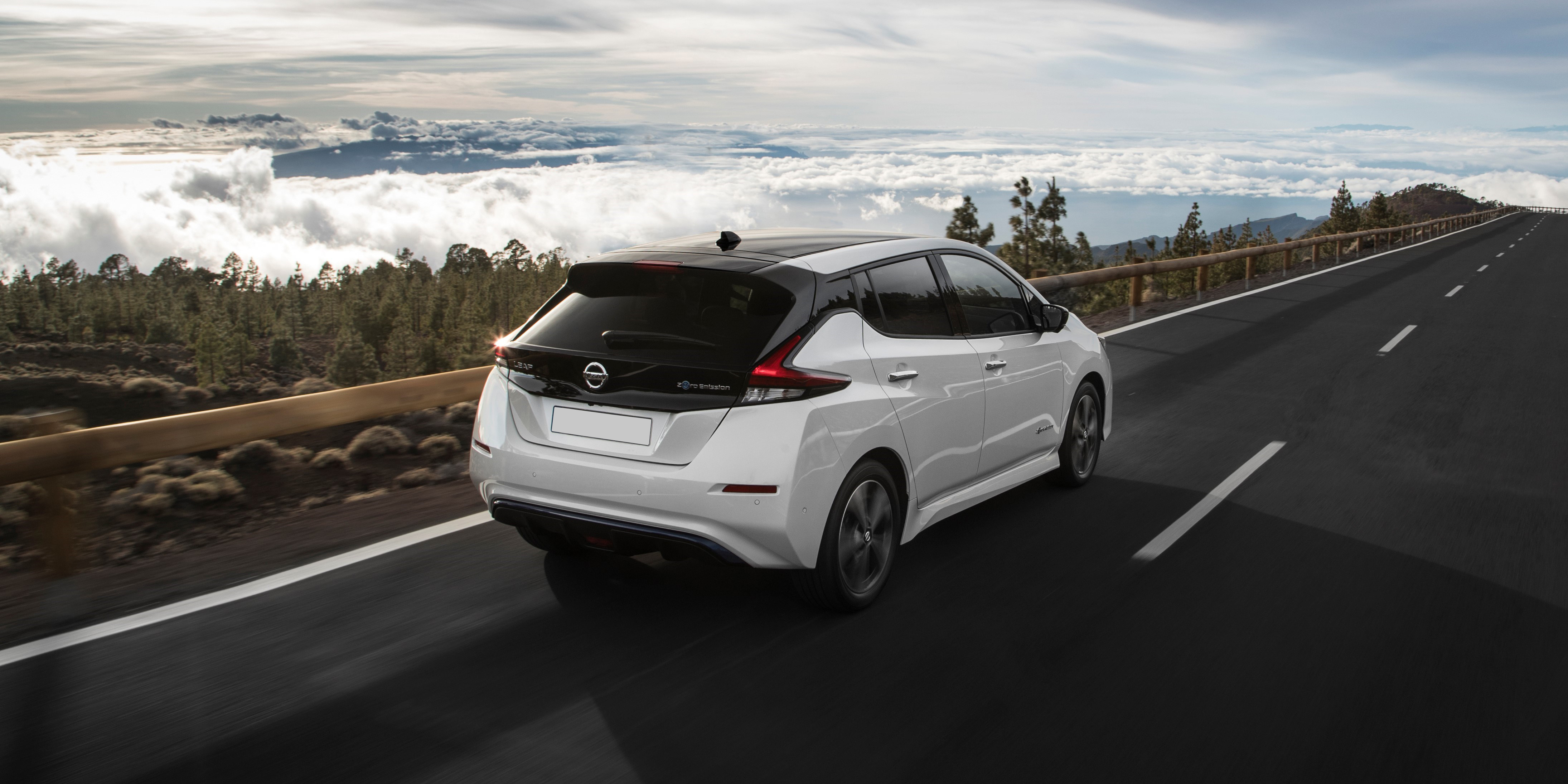 Nissan Leaf Review | carwow