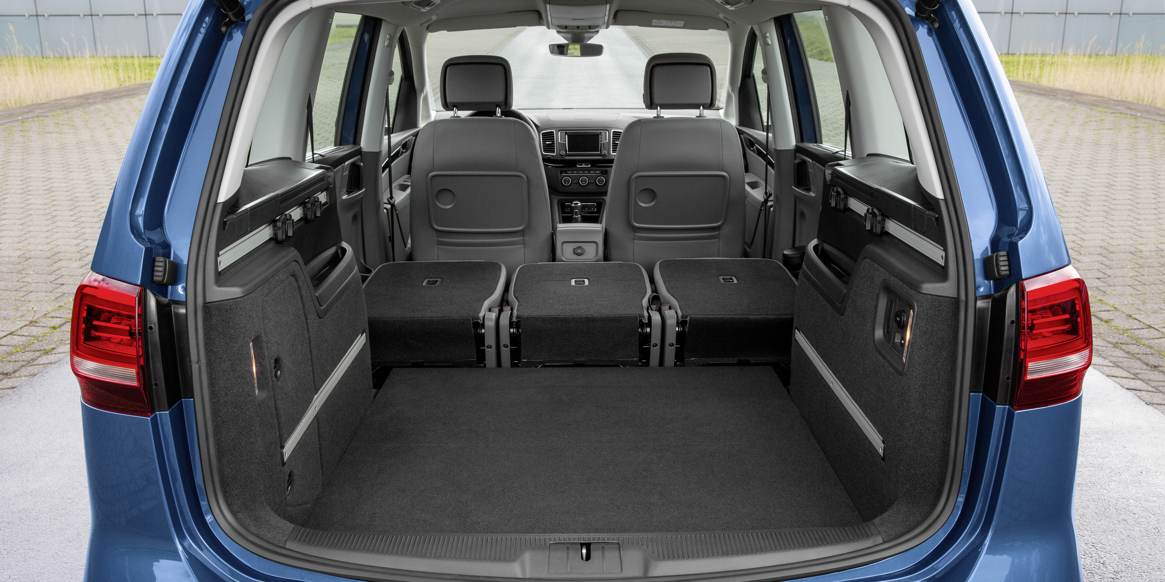 Volkswagen Sharan Review | carwow